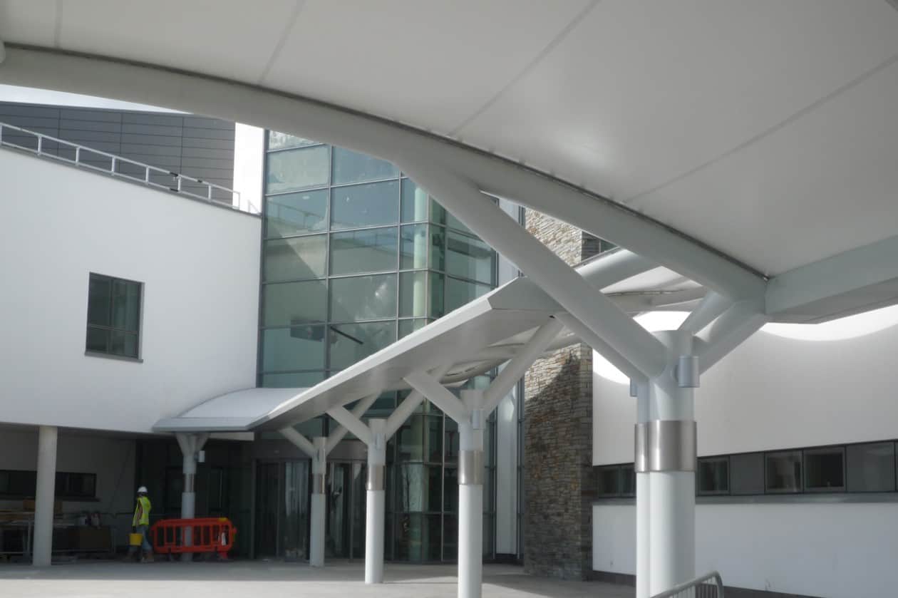 PVC shelter for hospital - Architen Landrell