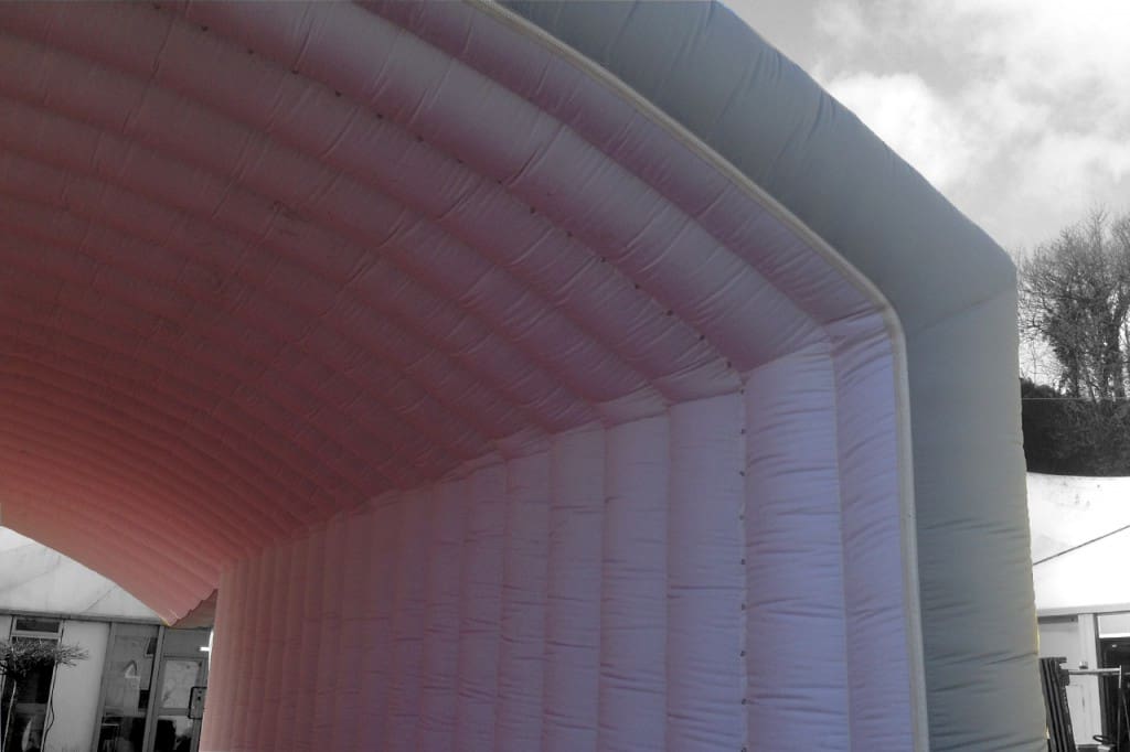 Inflatable fabric tunnel - Architen Landrell