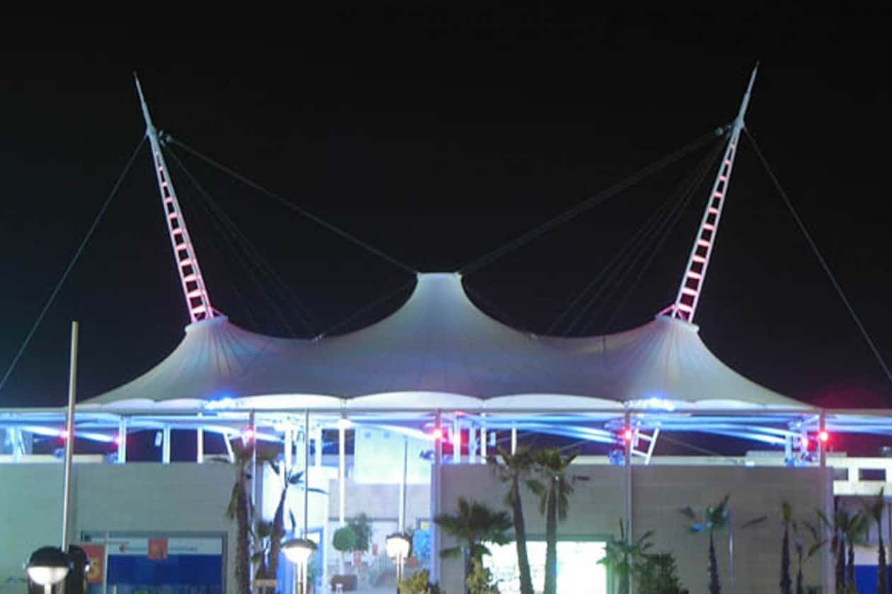 Double-masted tensile fabric structure - Architen Landrell