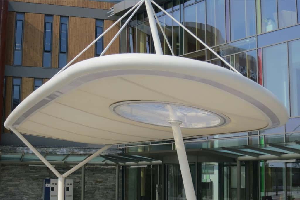 Hospital entrance canopy - Architen Landrell